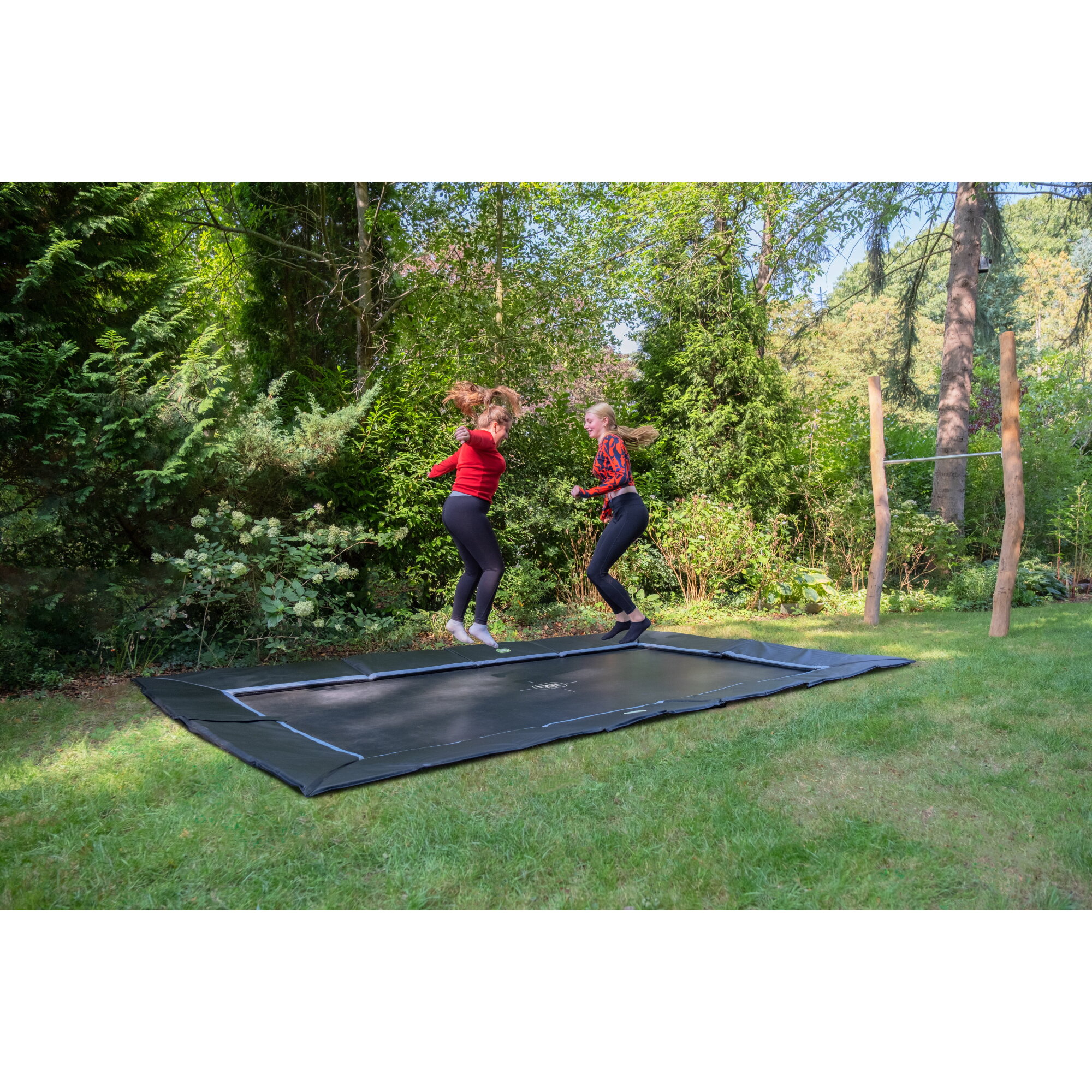 EXIT Dynamic groundlevel sports trampoline 275x458cm - zwart | EXIT Toys